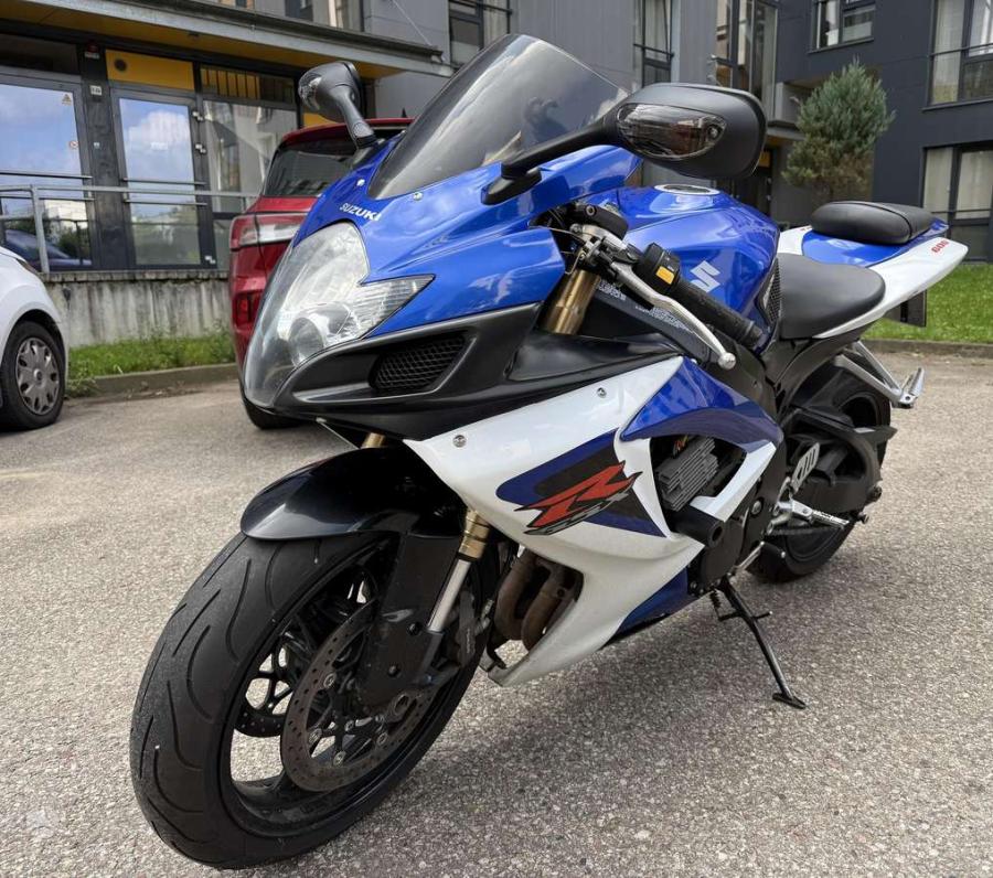 Zils Suzuki GSX-R 2007 Viļņa, ar dzinēja tilpumu 0.60 L un nobraukumu 32 tūkst. km par 4800 €, foto 3 vietnē AUTOMOTO.COM.LV