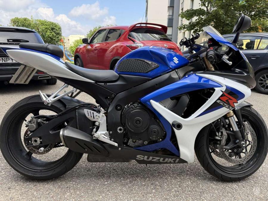 Zils Suzuki GSX-R 2007 Viļņa, ar dzinēja tilpumu 0.60 L un nobraukumu 32 tūkst. km par 4800 €, foto 4 vietnē AUTOMOTO.COM.LV