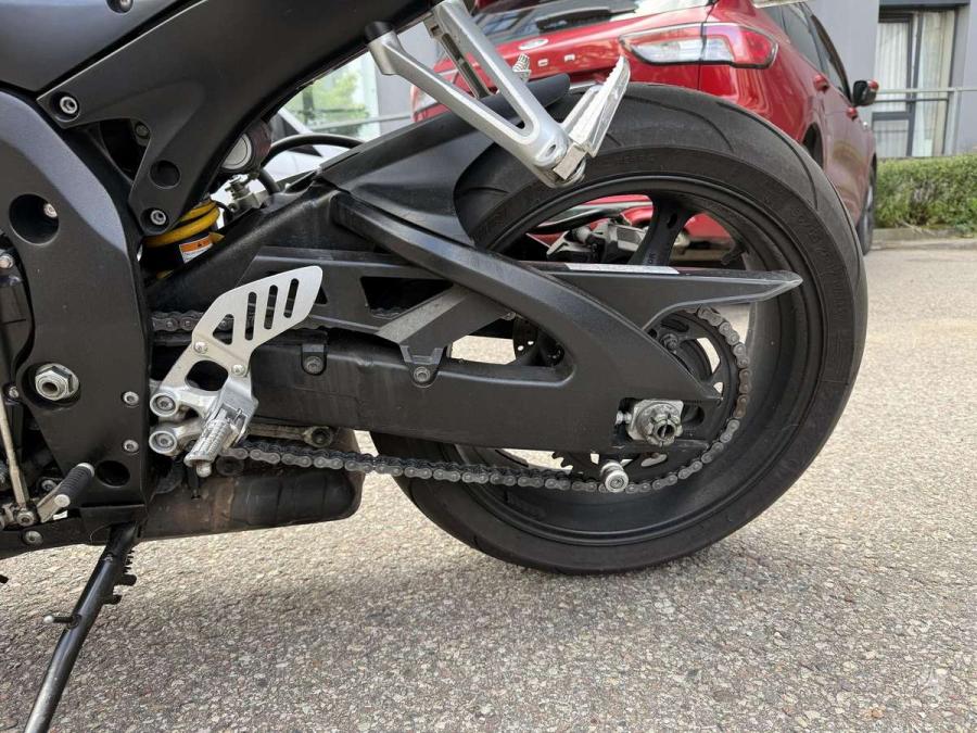 Zils Suzuki GSX-R 2007 Viļņa, ar dzinēja tilpumu 0.60 L un nobraukumu 32 tūkst. km par 4800 €, foto 9 vietnē AUTOMOTO.COM.LV