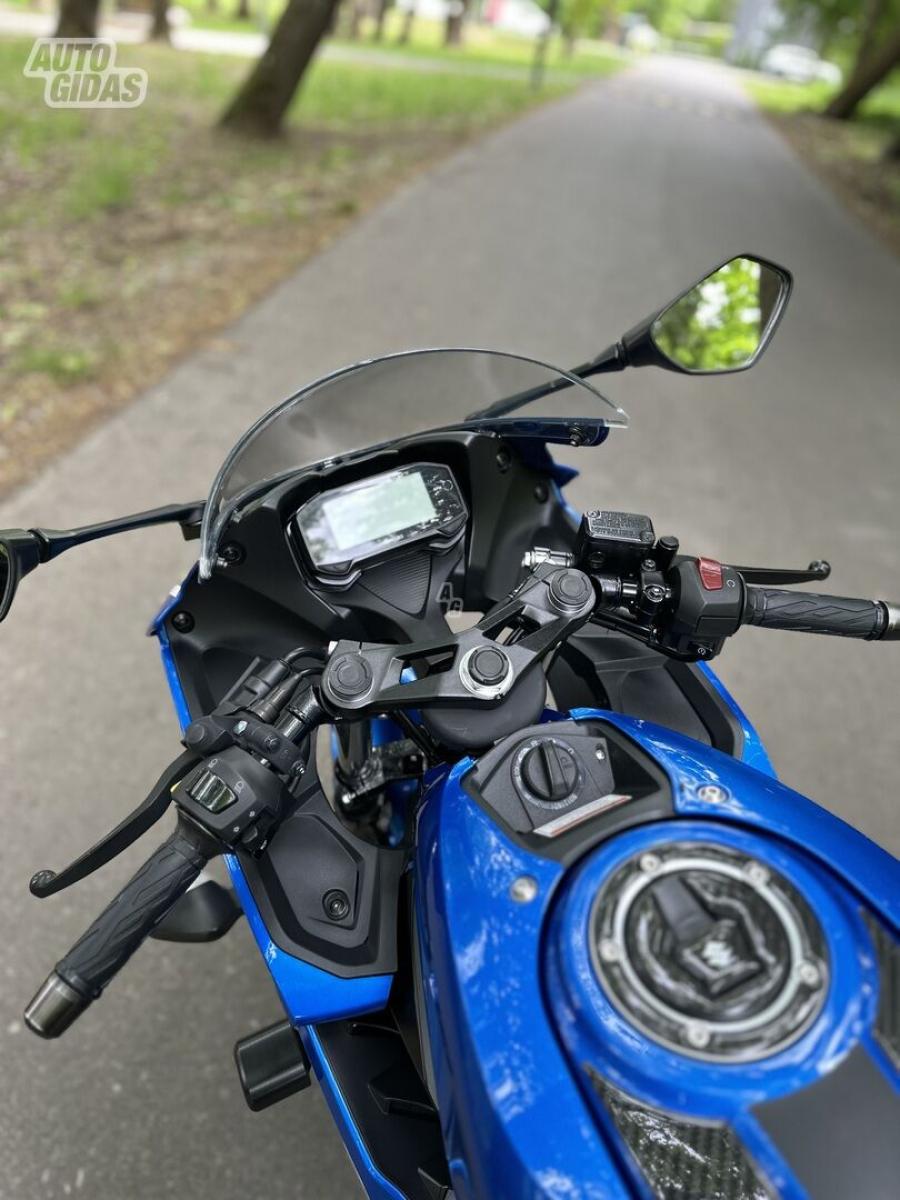 Zils Suzuki GSX-R 2018 Kauņa, ar dzinēja tilpumu 0.13 L un nobraukumu 25 tūkst. km par 2950 €, foto 6 vietnē AUTOMOTO.COM.LV