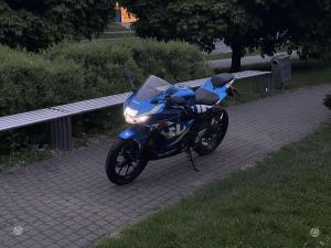 Blue Suzuki GSX-R 2018 in Vilnius, with an engine capacity of 0.13 L and mileage of 18 thousand km for 2000 €, photo 1 on AUTOMOTO.COM.LV