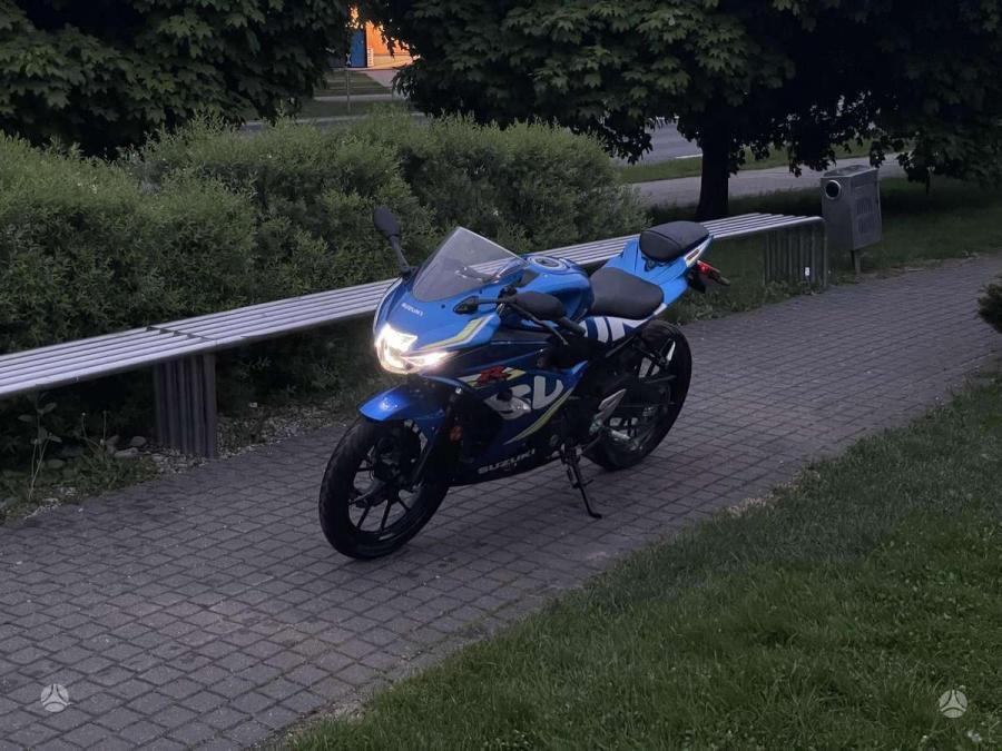 Blue Suzuki GSX-R 2018 in Vilnius, with an engine capacity of 0.13 L and mileage of 18 thousand km for 2000 €, photo 1 on AUTOMOTO.COM.LV