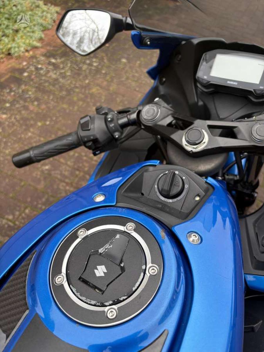 Zils Suzuki GSX-R 2019 Mažeikiai, ar dzinēja tilpumu 0.13 L un nobraukumu 28 tūkst. km par 2700 €, foto 7 vietnē AUTOMOTO.COM.LV