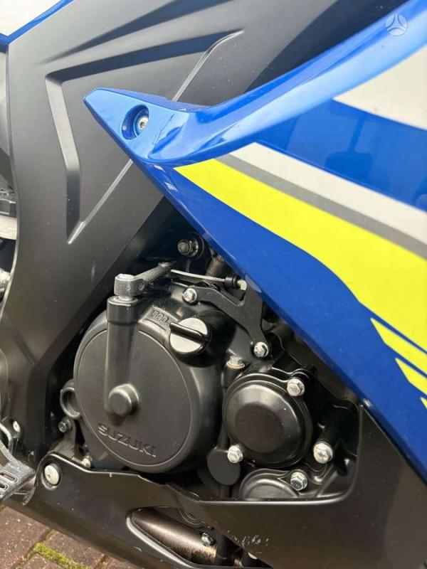 Синий Сузуки GSX-R 2019 в Мажейкяй, объемом двигателя 0.13 л и пробегом 28 тыс. км за 2700 €, фото 8 на AUTOMOTO.COM.LV