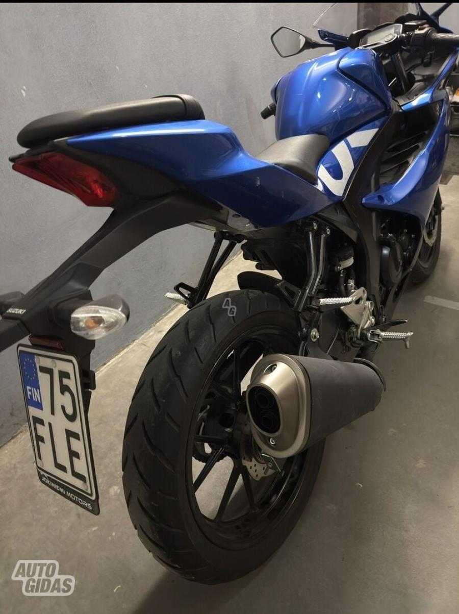 Blue Suzuki GSX-R 2022 in Kaunas, with an engine capacity of 0.13 L and mileage of 7 thousand km for 2950 €, photo 3 on AUTOMOTO.COM.LV