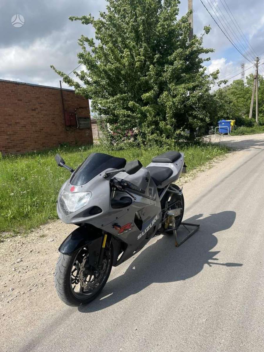 Pelēks Suzuki GSX-R 2003 Vilkaviškis, ar dzinēja tilpumu 0.60 L un nobraukumu 69 tūkst. km par 2500 €, foto 1 vietnē AUTOMOTO.COM.LV