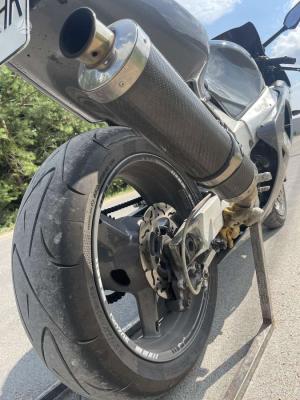 Pelēks Suzuki GSX-R 2003 Vilkaviškis, ar dzinēja tilpumu 0.60 L un nobraukumu 69 tūkst. km par 2500 €, foto 9 vietnē AUTOMOTO.COM.LV
