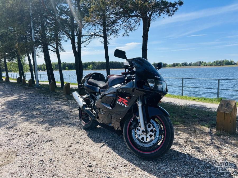 Suzuki GSX-R 1997 in Klaipeda, with an engine capacity of 0.60 L and mileage of 56 thousand km for 1650 €, photo 1 on AUTOMOTO.COM.LV