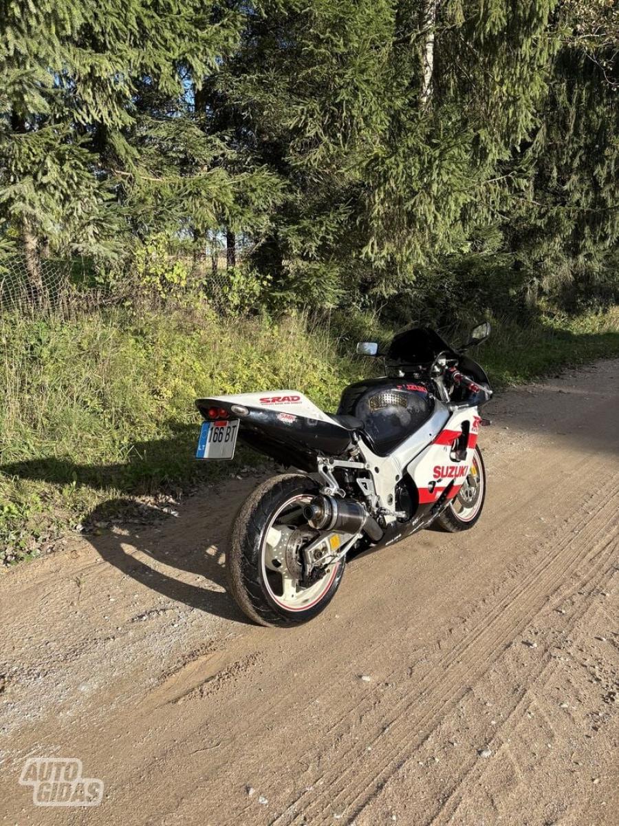 Suzuki GSX-R 1998 Šilalė, ar dzinēja tilpumu 0.60 L un nobraukumu 0 tūkst. km par 850 €, foto 5 vietnē AUTOMOTO.COM.LV