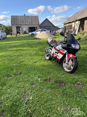Suzuki GSX-R 1998 Šilalė, ar dzinēja tilpumu 0.60 L un nobraukumu 0 tūkst. km par 850 €, foto 8 vietnē AUTOMOTO.COM.LV