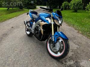 Suzuki GSX-R 1999 Rīga, ar dzinēja tilpumu 0.60 L un nobraukumu 0 tūkst. km par 1300 €, foto  vietnē AUTOMOTO.COM.LV