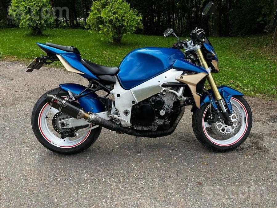 Suzuki GSX-R 1999 in Riga, with an engine capacity of 0.60 L and mileage of 0 thousand km for 1300 €, photo 3 on AUTOMOTO.COM.LV