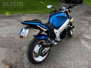 Suzuki GSX-R 1999 in Riga, with an engine capacity of 0.60 L and mileage of 0 thousand km for 1300 €, photo 4 on AUTOMOTO.COM.LV