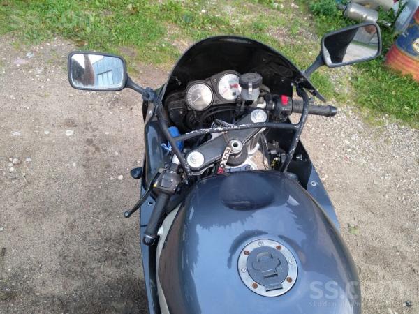 Сузуки GSX-R 1999 в Валка на AUTOMOTO.COM.LV Сузуки GSX-R 1999 в Валка, объемом двигателя 0.60 л и пробегом 0 тыс. км за 1000 €, фото 1 на AUTOMOTO.COM.LV