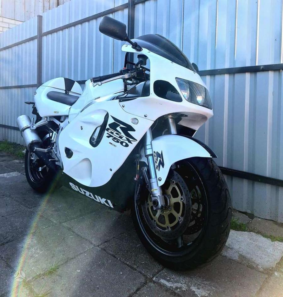 Suzuki GSX-R 2000 in Alytus, with an engine capacity of 0.75 L and mileage of 5 thousand km for 990 €, photo 4 on AUTOMOTO.COM.LV