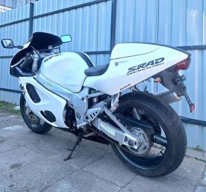 Suzuki GSX-R 2000 in Alytus, with an engine capacity of 0.75 L and mileage of 5 thousand km for 990 €, photo 8 on AUTOMOTO.COM.LV