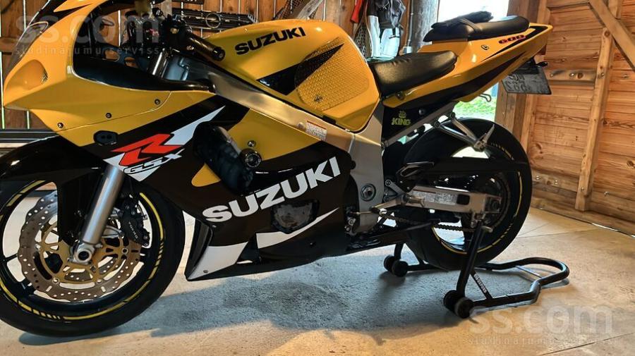 Сузуки GSX-R 2001 в Мадона, объемом двигателя 0.60 л и пробегом 0 тыс. км за 1350 €, фото 3 на AUTOMOTO.COM.LV