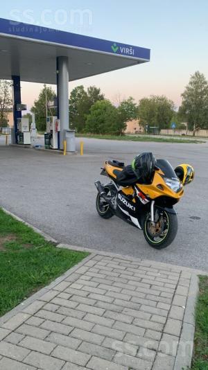 Сузуки GSX-R 2001 в Мадона, объемом двигателя 0.60 л и пробегом 0 тыс. км за 1350 €, фото 5 на AUTOMOTO.COM.LV