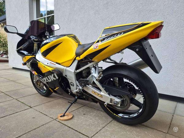 Suzuki GSX-R 2001 in Prienai, with an engine capacity of 0.75 L and mileage of 26 thousand km for 3050 €, photo 8 on AUTOMOTO.COM.LV