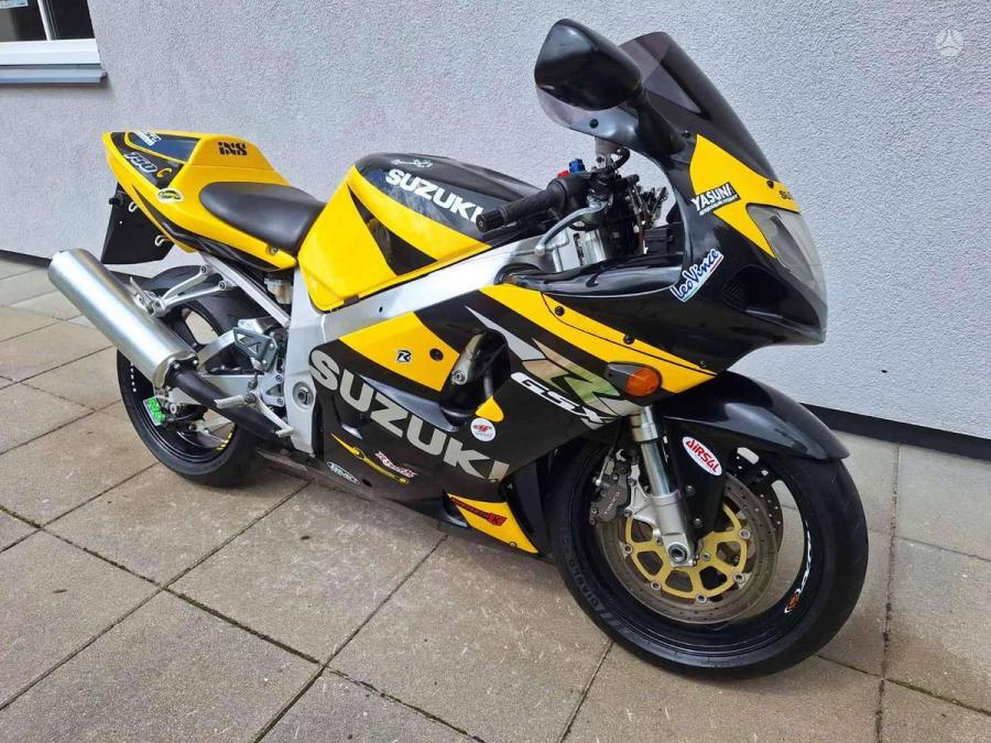 Suzuki GSX-R 2001 Prienai, ar dzinēja tilpumu 0.75 L un nobraukumu 26 tūkst. km par 3050 €, foto 3 vietnē AUTOMOTO.COM.LV