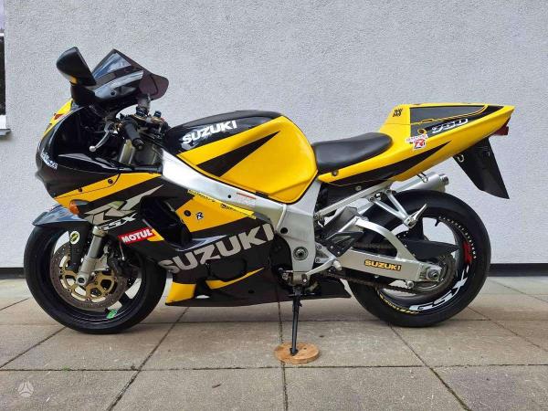 Suzuki GSX-R 2001 Prienai, ar dzinēja tilpumu 0.75 L un nobraukumu 26 tūkst. km par 3050 €, foto 3 vietnē AUTOMOTO.COM.LV