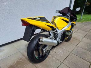 Suzuki GSX-R 2001 Prienai, ar dzinēja tilpumu 0.75 L un nobraukumu 26 tūkst. km par 3050 €, foto 5 vietnē AUTOMOTO.COM.LV