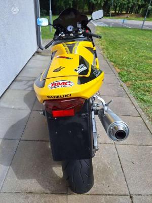 Suzuki GSX-R 2001 Prienai, ar dzinēja tilpumu 0.75 L un nobraukumu 26 tūkst. km par 3050 €, foto 8 vietnē AUTOMOTO.COM.LV