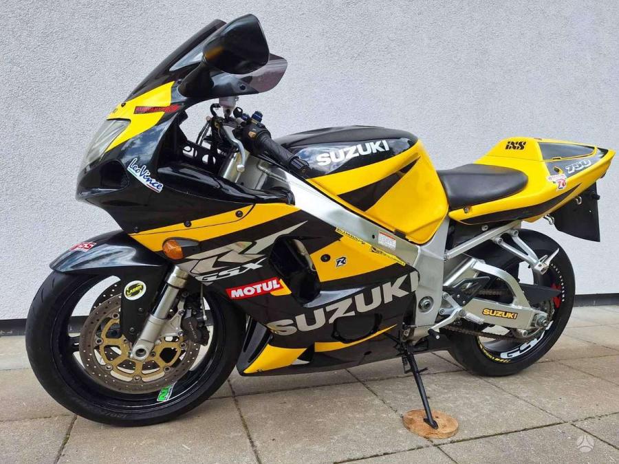 Suzuki GSX-R 2001 Prienai, ar dzinēja tilpumu 0.75 L un nobraukumu 26 tūkst. km par 3050 €, foto 11 vietnē AUTOMOTO.COM.LV