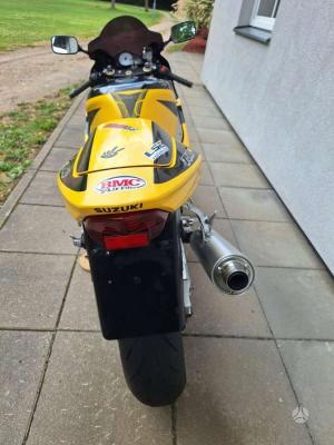 Suzuki GSX-R 2001 Prienai, ar dzinēja tilpumu 0.75 L un nobraukumu 26 tūkst. km par 3050 €, foto 12 vietnē AUTOMOTO.COM.LV