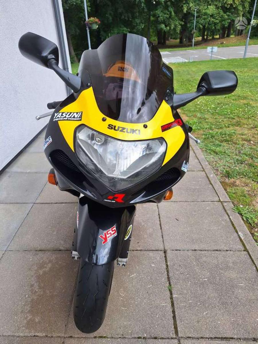 Suzuki GSX-R 2001 Prienai, ar dzinēja tilpumu 0.75 L un nobraukumu 26 tūkst. km par 3050 €, foto 13 vietnē AUTOMOTO.COM.LV
