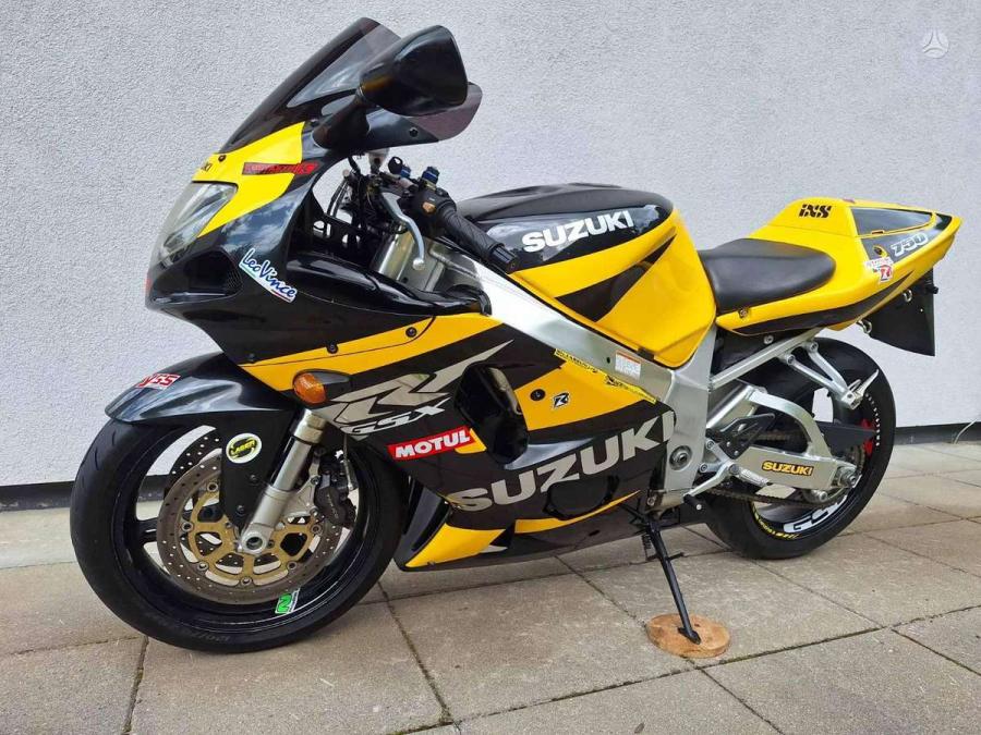 Suzuki GSX-R 2001 Prienai, ar dzinēja tilpumu 0.75 L un nobraukumu 26 tūkst. km par 3050 €, foto 14 vietnē AUTOMOTO.COM.LV