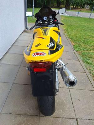 Suzuki GSX-R 2001 Prienai, ar dzinēja tilpumu 0.75 L un nobraukumu 26 tūkst. km par 3050 €, foto 18 vietnē AUTOMOTO.COM.LV