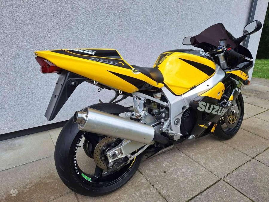 Suzuki GSX-R 2001 Prienai, ar dzinēja tilpumu 0.75 L un nobraukumu 26 tūkst. km par 3050 €, foto 20 vietnē AUTOMOTO.COM.LV