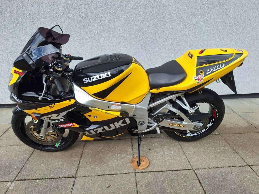 Suzuki GSX-R 2001 Prienai, ar dzinēja tilpumu 0.75 L un nobraukumu 26 tūkst. km par 3050 €, foto 25 vietnē AUTOMOTO.COM.LV