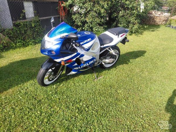 Сузуки GSX-R 2001 в Вильнюс, объемом двигателя 0.00 л и пробегом 0 тыс. км за 2800 €, фото 3 на AUTOMOTO.COM.LV