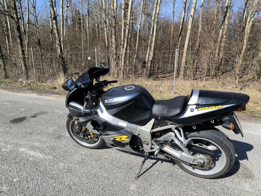Suzuki GSX-R 2001 in Radviliskis, with an engine capacity of 1.00 L and mileage of 70 thousand km for 2750 €, photo 4 on AUTOMOTO.COM.LV