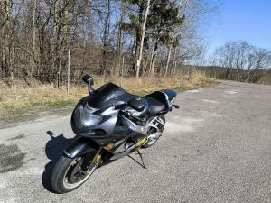 Suzuki GSX-R 2001 in Radviliskis, with an engine capacity of 1.00 L and mileage of 70 thousand km for 2750 €, photo 5 on AUTOMOTO.COM.LV