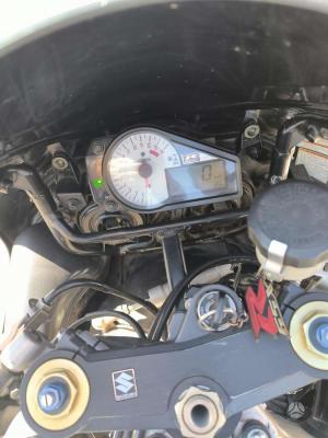 Suzuki GSX-R 2001 in Radviliskis, with an engine capacity of 1.00 L and mileage of 70 thousand km for 2750 €, photo 6 on AUTOMOTO.COM.LV
