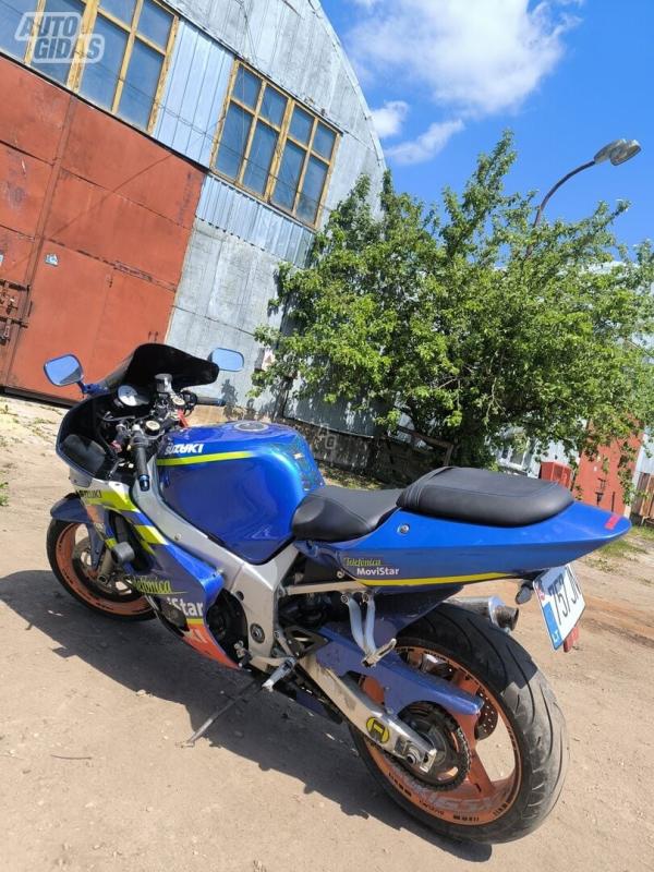 Suzuki GSX-R 2002 in Pakruojis, with an engine capacity of 0.60 L and mileage of 51 thousand km for 2200 €, photo 1 on AUTOMOTO.COM.LV