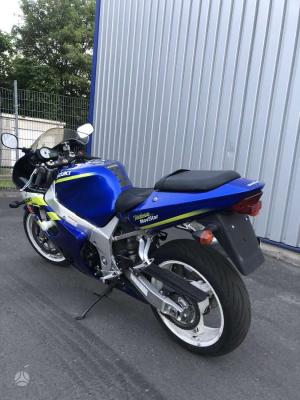 Suzuki GSX-R 2002 in Marijampole, with an engine capacity of 0.60 L and mileage of 50 thousand km for 2222 €, photo 6 on AUTOMOTO.COM.LV