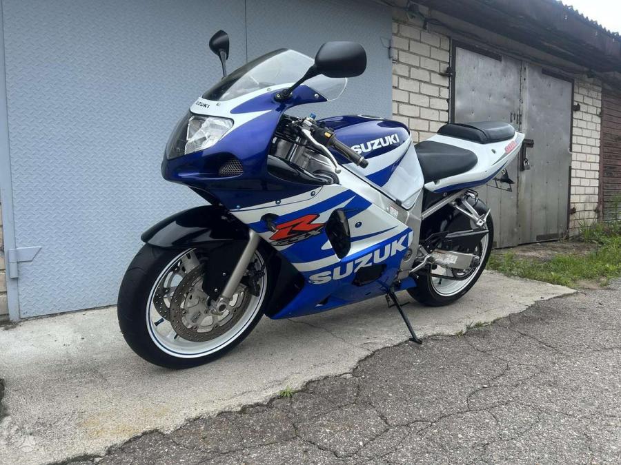 Suzuki GSX-R 2002 Birštonas, ar dzinēja tilpumu 0.60 L un nobraukumu 33 tūkst. km par 2999 €, foto 3 vietnē AUTOMOTO.COM.LV