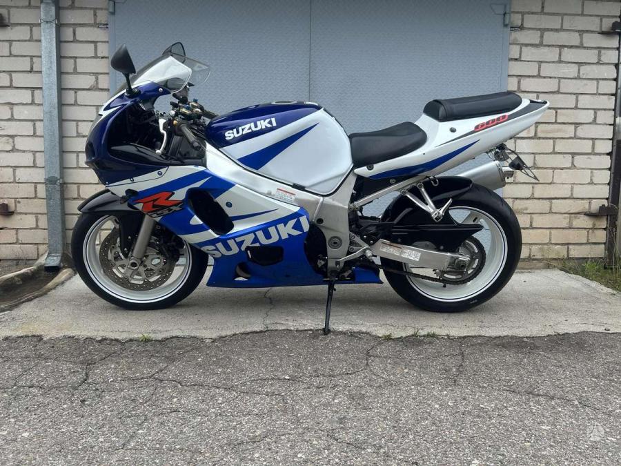 Suzuki GSX-R 2002 Birštonas, ar dzinēja tilpumu 0.60 L un nobraukumu 33 tūkst. km par 2999 €, foto 5 vietnē AUTOMOTO.COM.LV