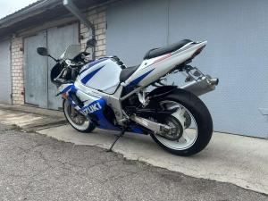 Suzuki GSX-R 2002 Birštonas, ar dzinēja tilpumu 0.60 L un nobraukumu 33 tūkst. km par 2999 €, foto 7 vietnē AUTOMOTO.COM.LV