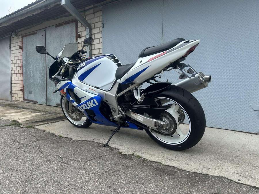 Suzuki GSX-R 2002 Birštonas, ar dzinēja tilpumu 0.60 L un nobraukumu 33 tūkst. km par 2999 €, foto 7 vietnē AUTOMOTO.COM.LV