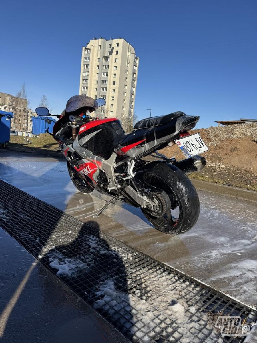 Suzuki GSX-R 2003 in Alytus, with an engine capacity of 0.00 L and mileage of 0 thousand km for 3100 €, photo 4 on AUTOMOTO.COM.LV