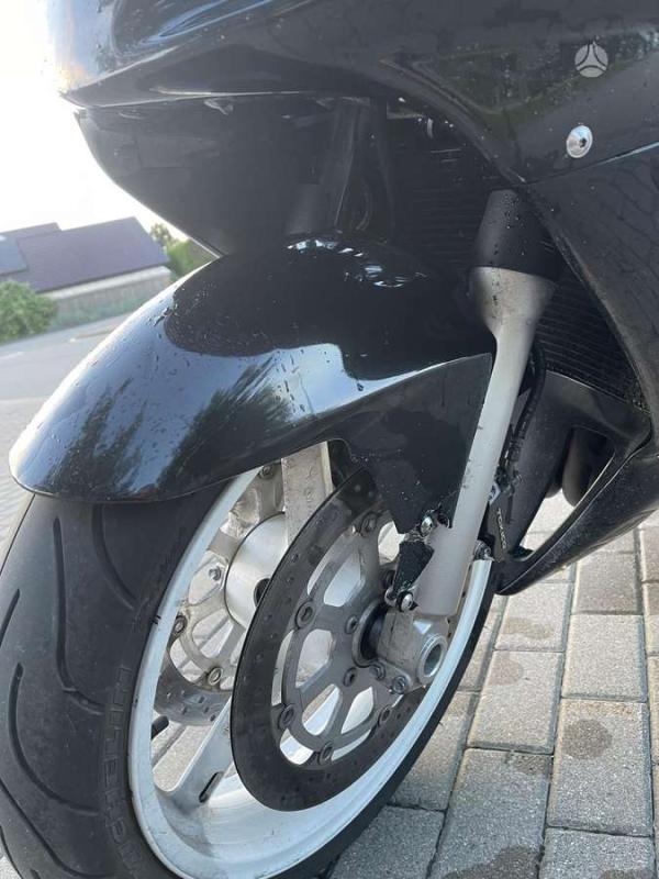 Suzuki GSX-R 2003 Šilalė, ar dzinēja tilpumu 0.60 L un nobraukumu 24 tūkst. km par 2799 €, foto 6 vietnē AUTOMOTO.COM.LV
