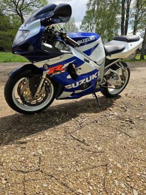 Suzuki GSX-R 2003 Rokiškis, ar dzinēja tilpumu 1.00 L un nobraukumu 52 tūkst. km par 1300 €, foto  vietnē AUTOMOTO.COM.LV