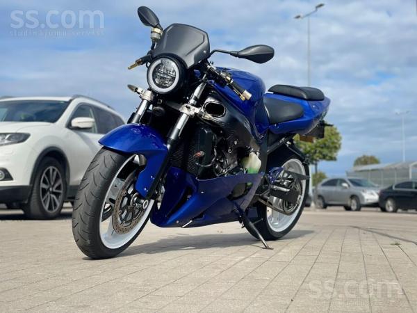 Сузуки GSX-R 2003 в Рига, объемом двигателя 0.60 л и пробегом 0 тыс. км за 2200 €, фото 3 на AUTOMOTO.COM.LV