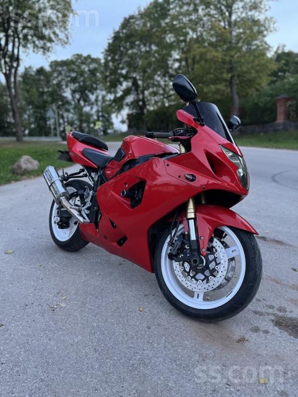 Suzuki GSX-R 2004 Rēzekne, ar dzinēja tilpumu 0.60 L un nobraukumu 0 tūkst. km par 3500 €, foto 1 vietnē AUTOMOTO.COM.LV