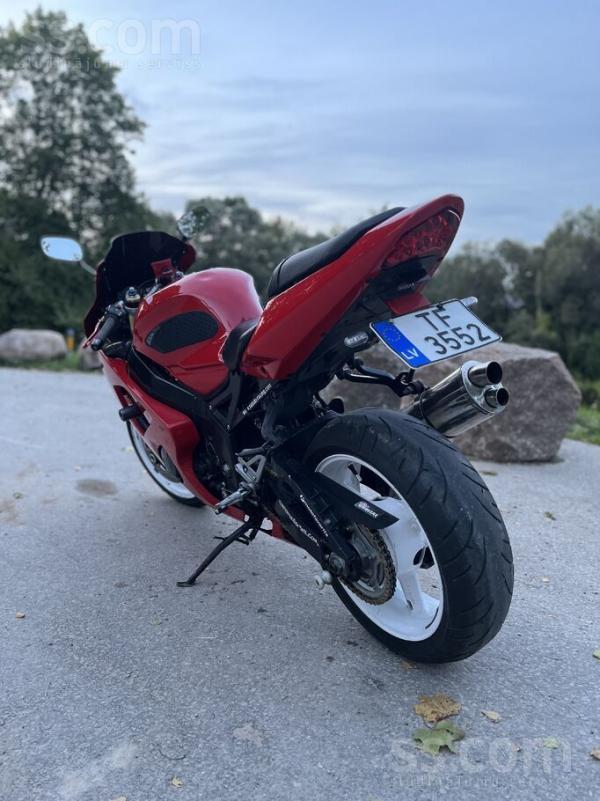 Suzuki GSX-R 2004 Rēzekne, ar dzinēja tilpumu 0.60 L un nobraukumu 0 tūkst. km par 3500 €, foto 4 vietnē AUTOMOTO.COM.LV